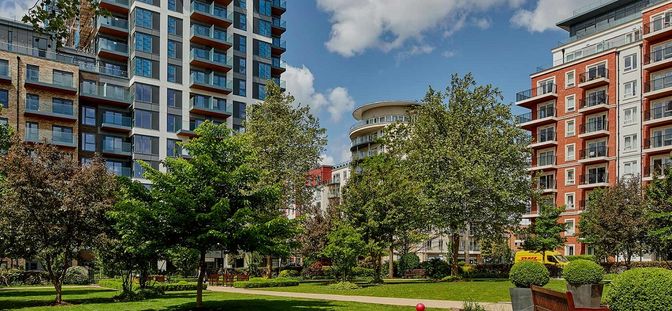 Barratt Developments PLC, Bellway PLC and other big housebuilders ...