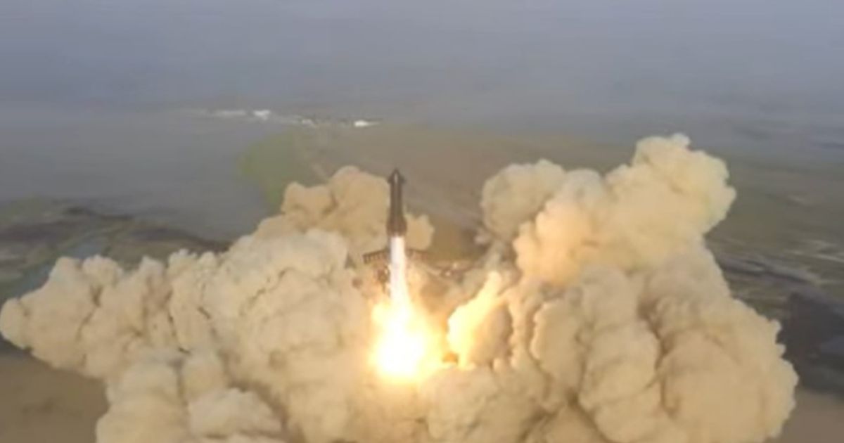 SpaceX's Starship blows up on first full test flight