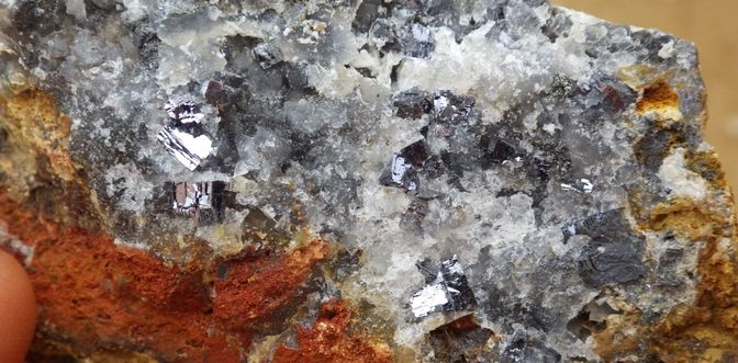 Stelar Metals reveals four rock chip samples above 20% zinc at Linda ...