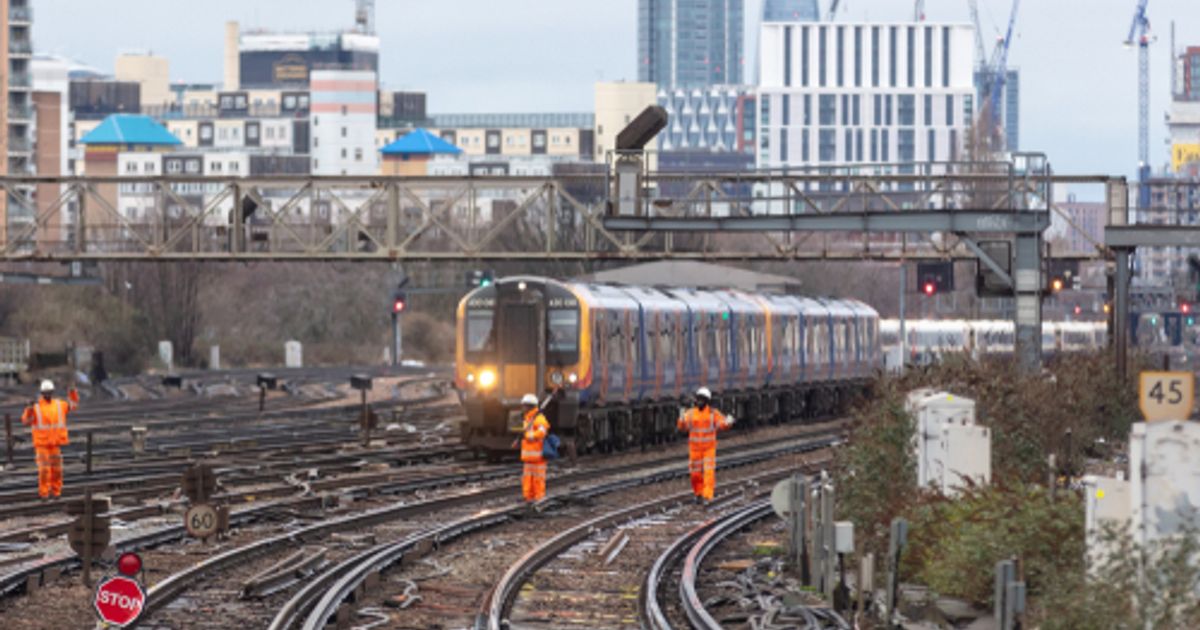 Network Rail strikes cancelled as new offer tempts RMT | LSE:FGP