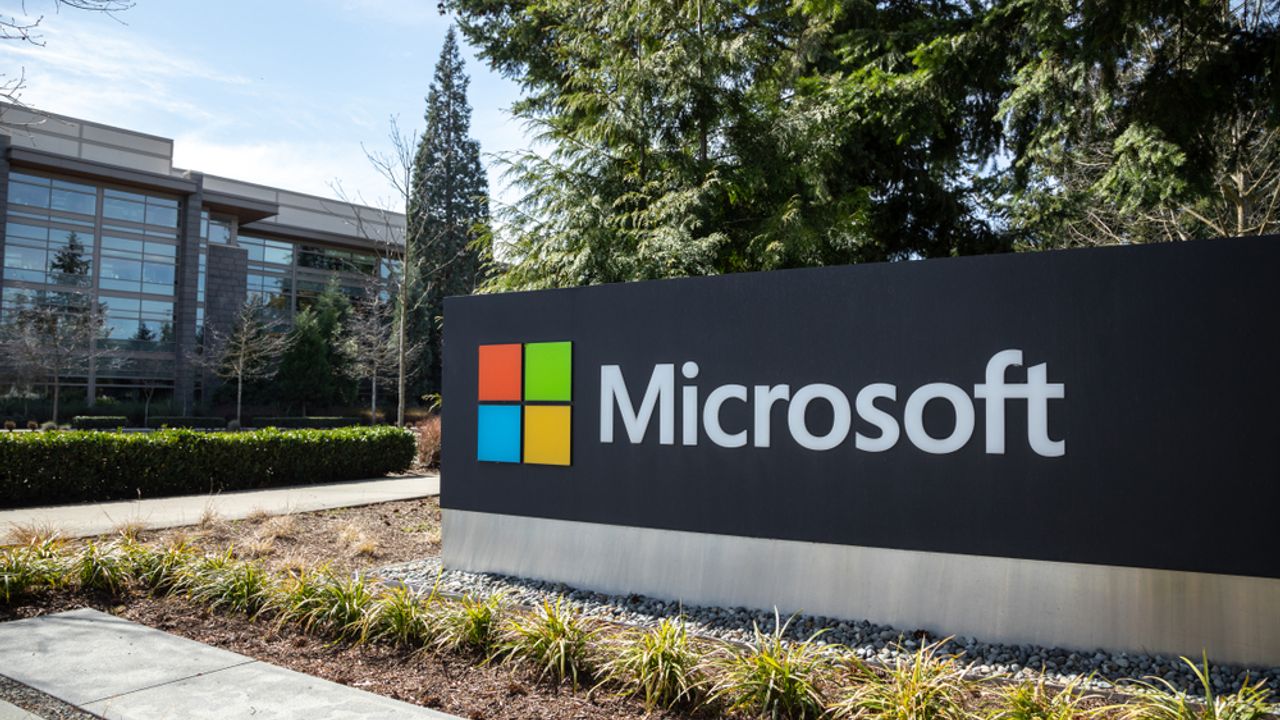 Microsoft debuts two new custom AI chips in challenge to Nvidia ...